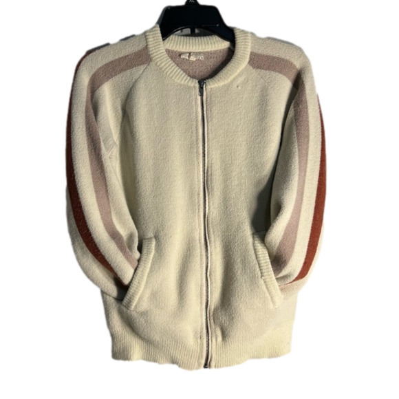 Mystree | Jackets & Coats | Mystree Medium Offwhite Bomber Jacket Crew ...